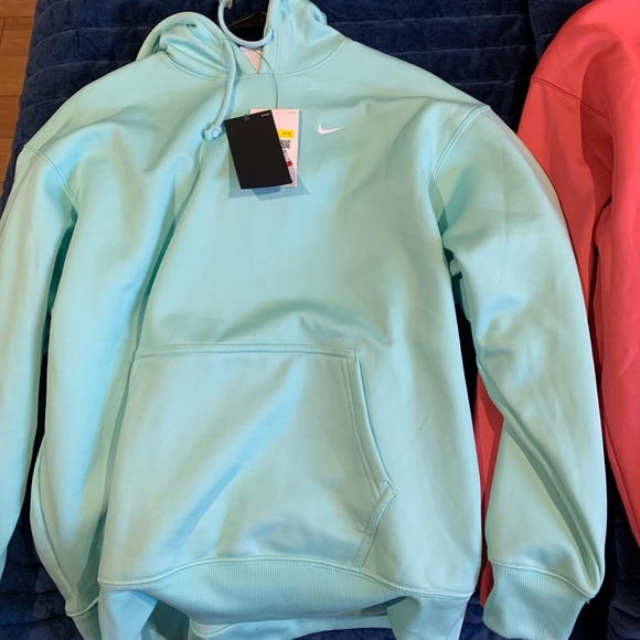 Nike | Other | Womens Nike Therma Training Hoodie Color Green Cyan ...